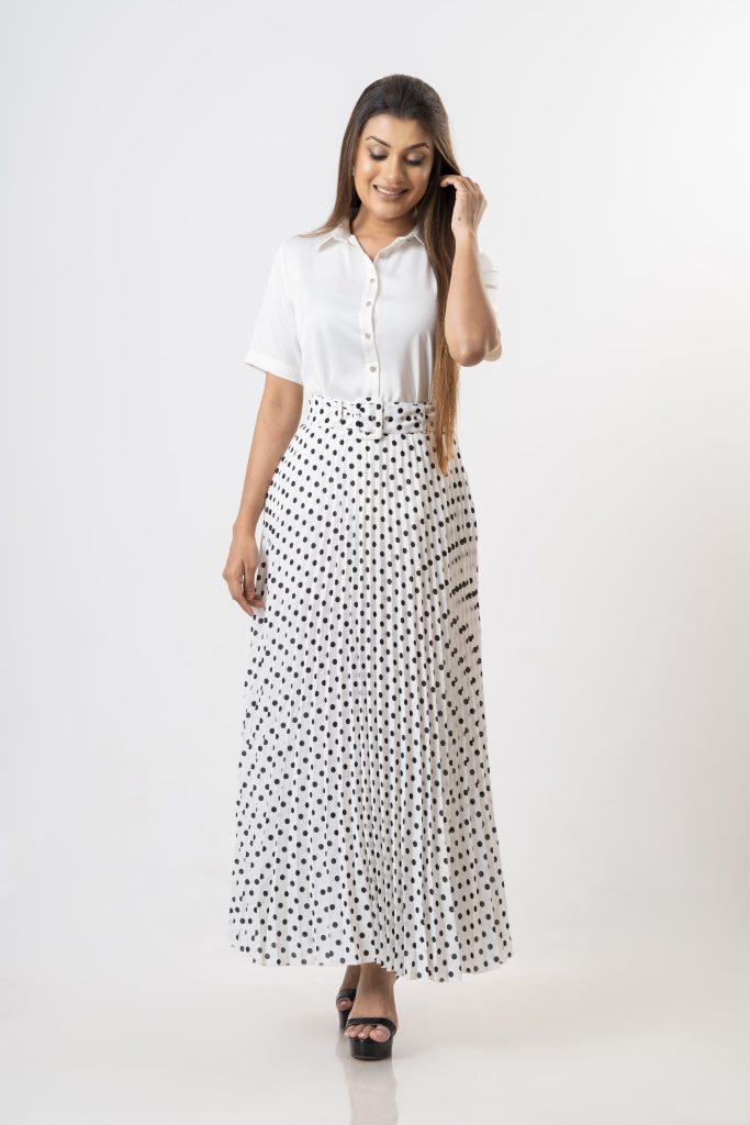 Abstract Round Necked Batik Short Dress - La Vivente